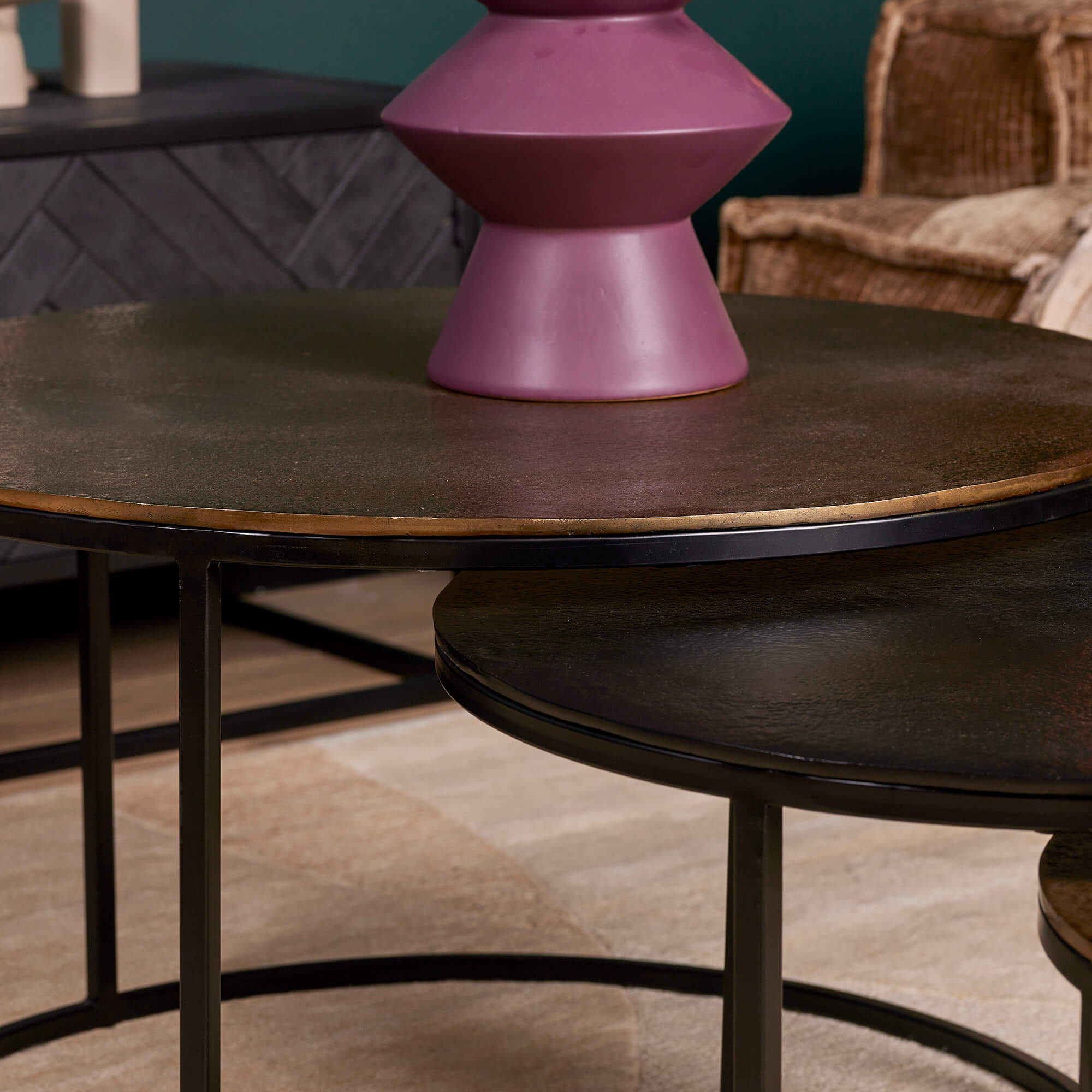 Couchtisch – Aluminium mit Gold- & Schwarzfinish, Runde Tischplatten ...