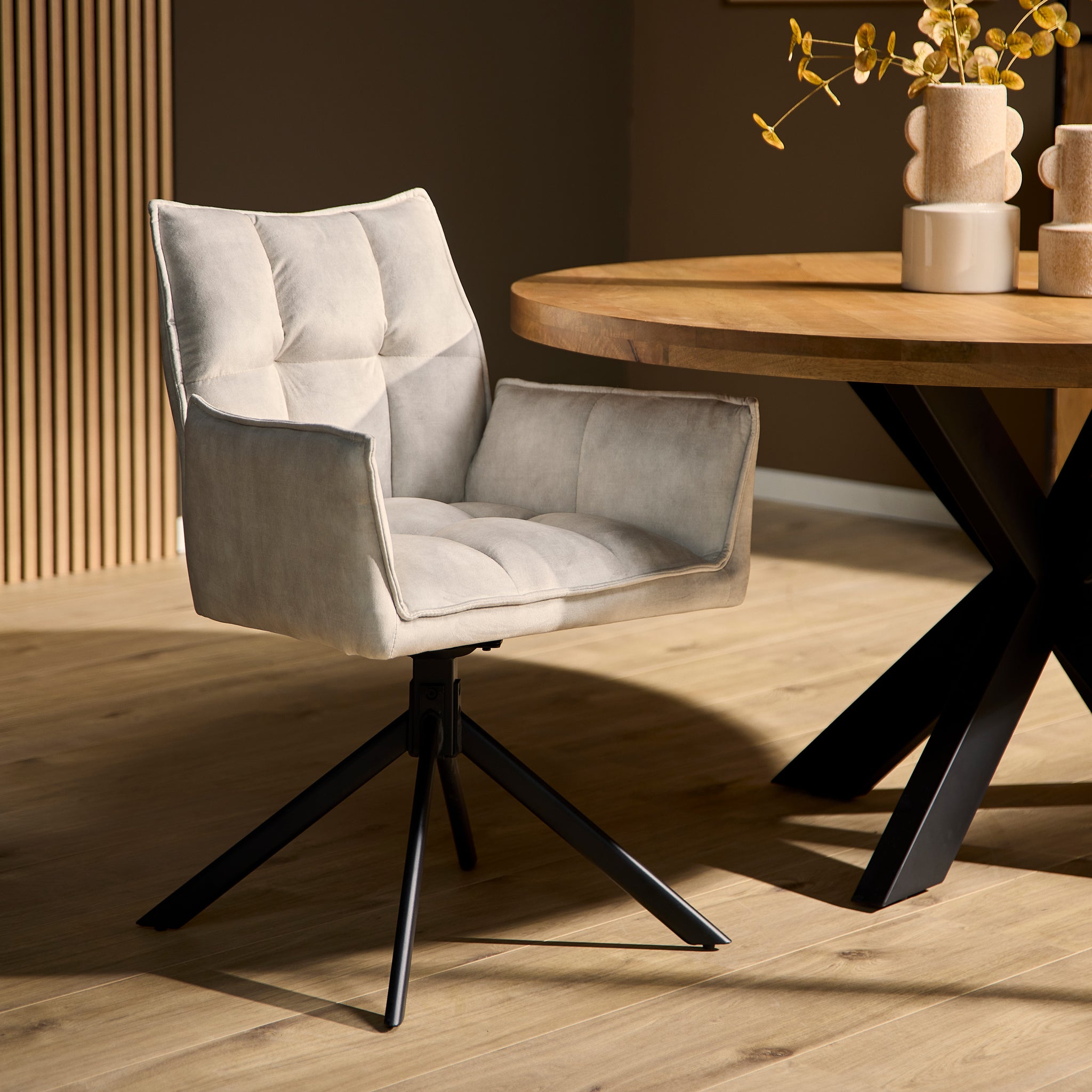 Esszimmerstuhl Samtbezug 180° Drehfunktion mit Rückhol-Automatik Schwa ...